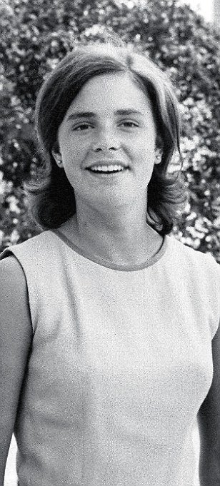 Mimi Alford tells the story of how JFK took her virginity on his wife's ...