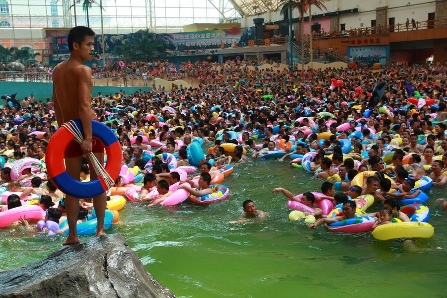 China's Dead Sea: World's most packed swimming pool can accommodate ...