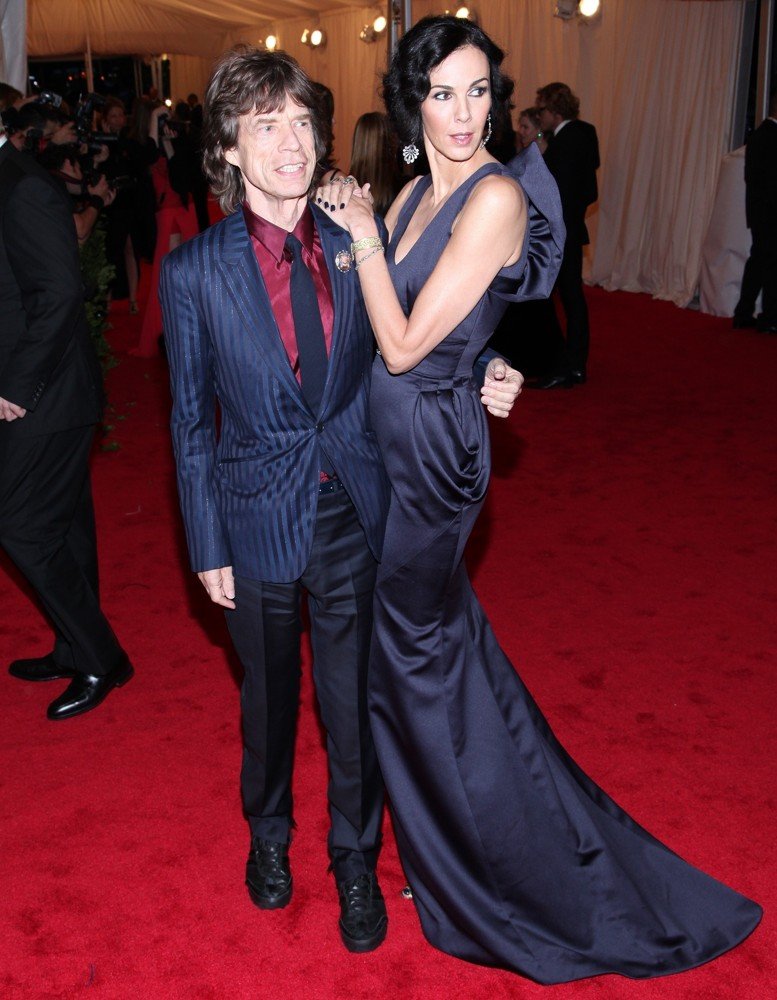 L'Wren Scott height was 6ft 3". Mick Jagger's girlfriend biography.